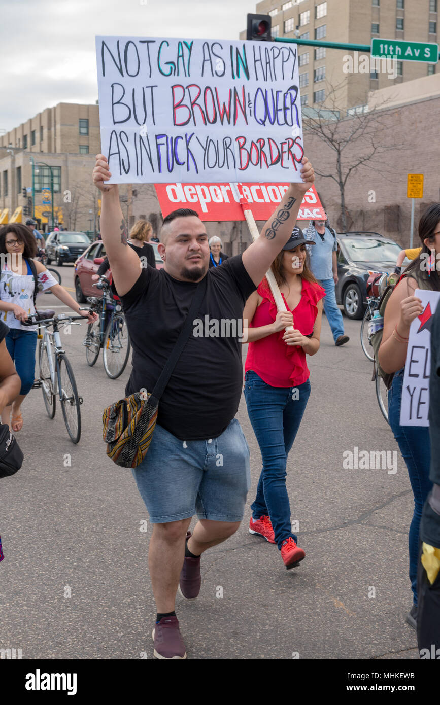 Border workers hi-res stock photography and images - Alamy