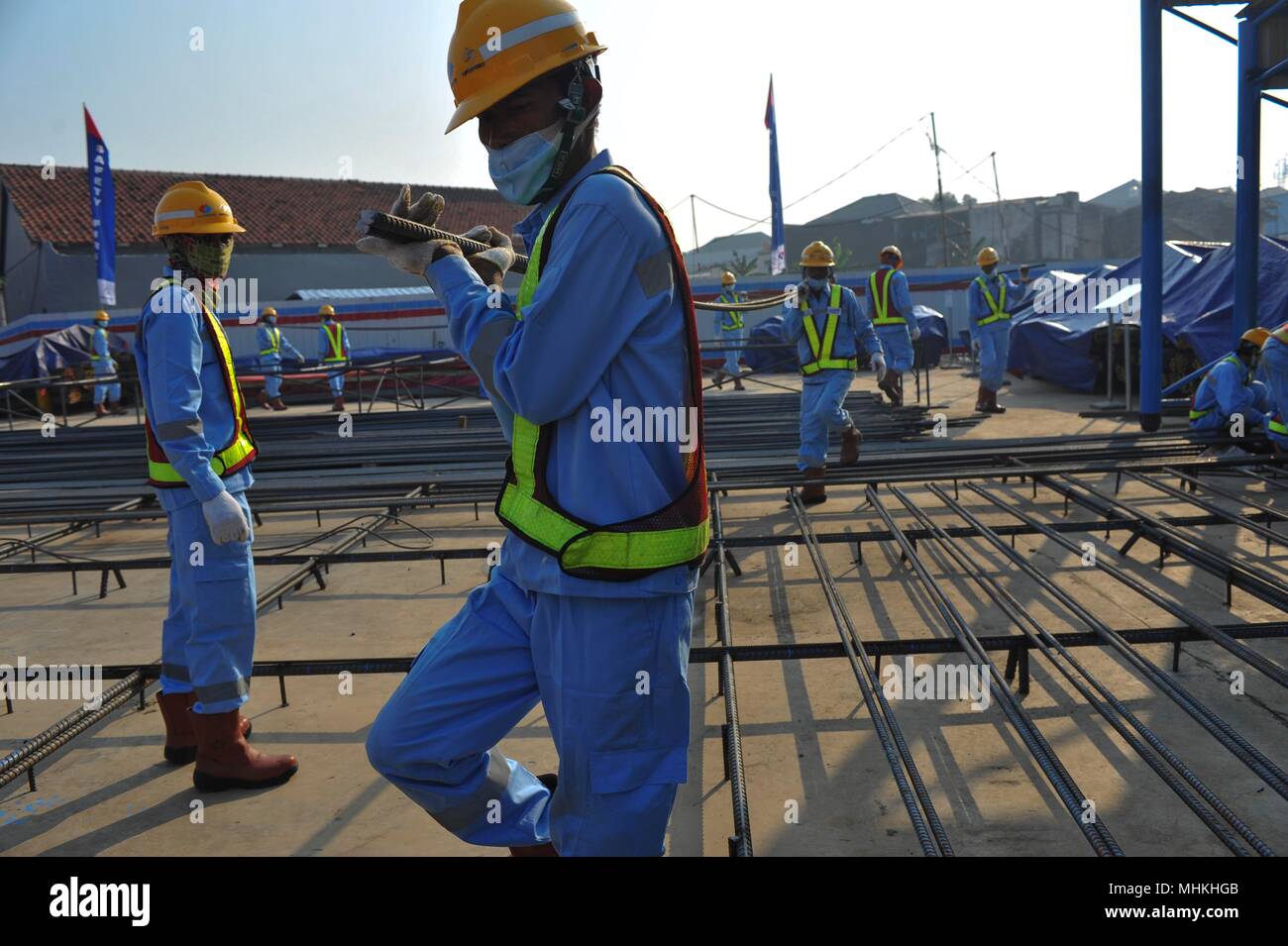 Jakarta construction workers hi-res stock photography and images - Alamy