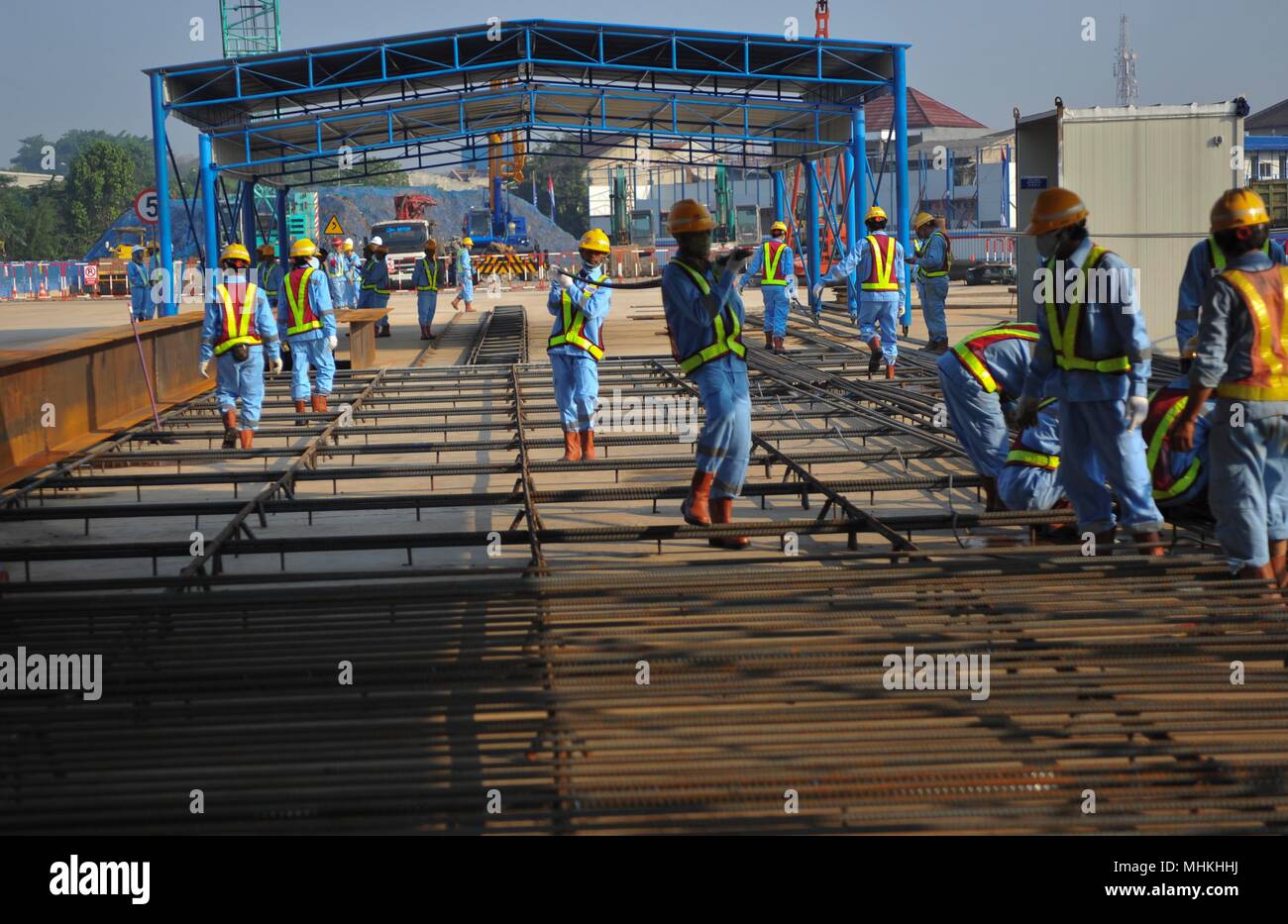 Jakarta construction workers hi-res stock photography and images - Alamy