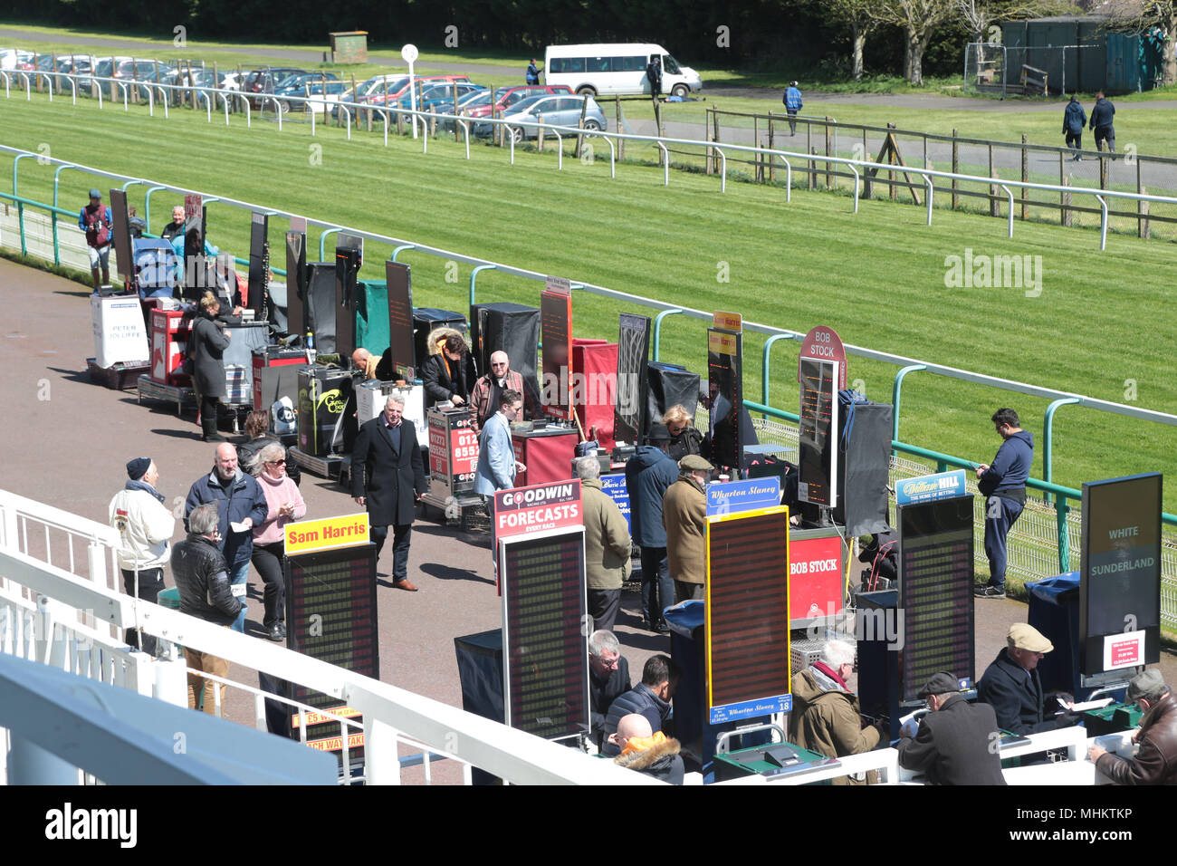 Brighton racecourse hi-res stock photography and images - Alamy