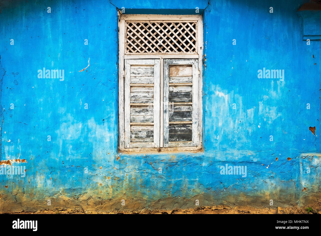On blue wall hi-res stock photography and images - Alamy