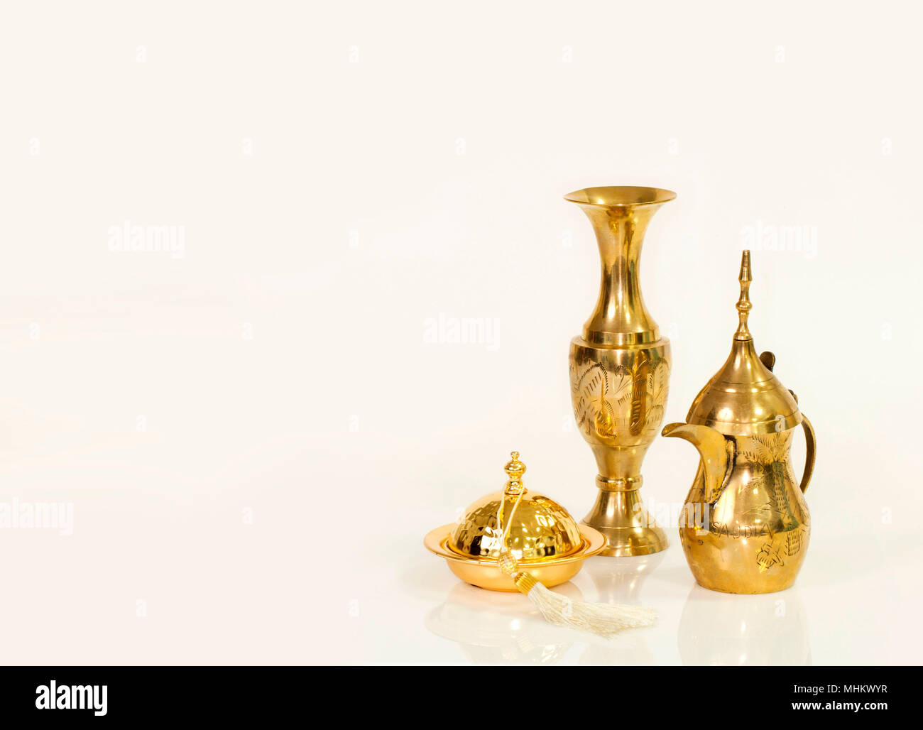 Arabic coffee pot "Dallah Stock Photo - Alamy