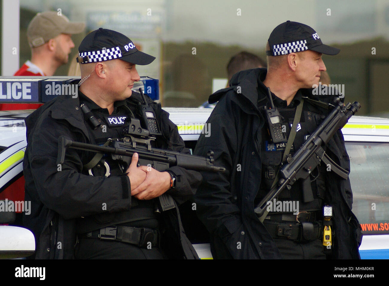 British police firearms officer hi-res stock photography and images - Alamy