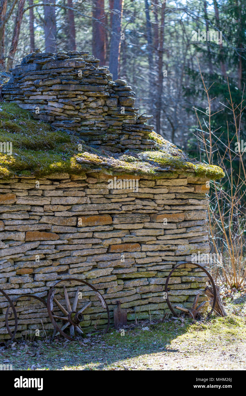 Old rustic house hi-res stock photography and images - Alamy