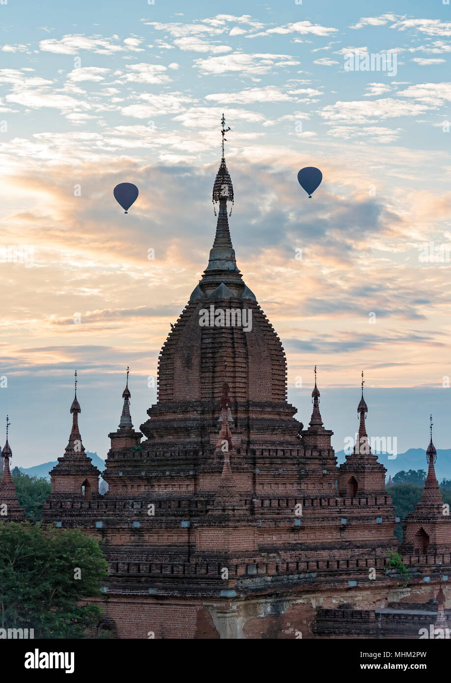 Hot-air balloons and temples at sunrise, Bagan, Myanmar (Burma Stock ...