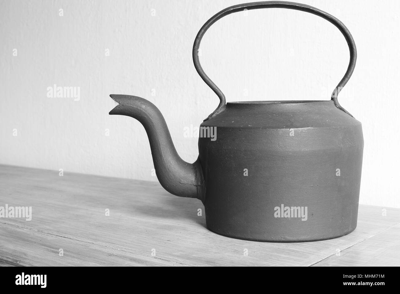 Old cast iron kettle Stock Photo - Alamy Old cast iron kettle Stock Photo - Alamy