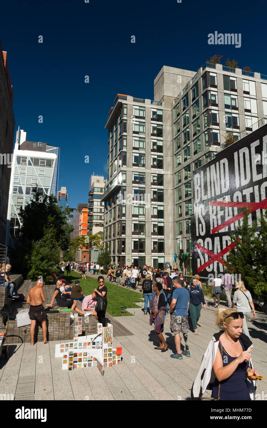 Elevated freight rail line hi-res stock photography and images - Alamy