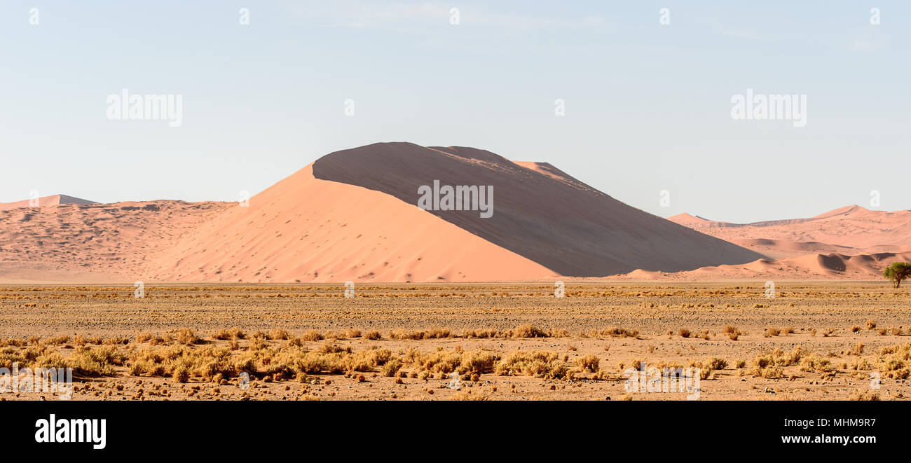 Beautiful landscape of the Namibia desert, Sossuvlei, Africa Stock ...