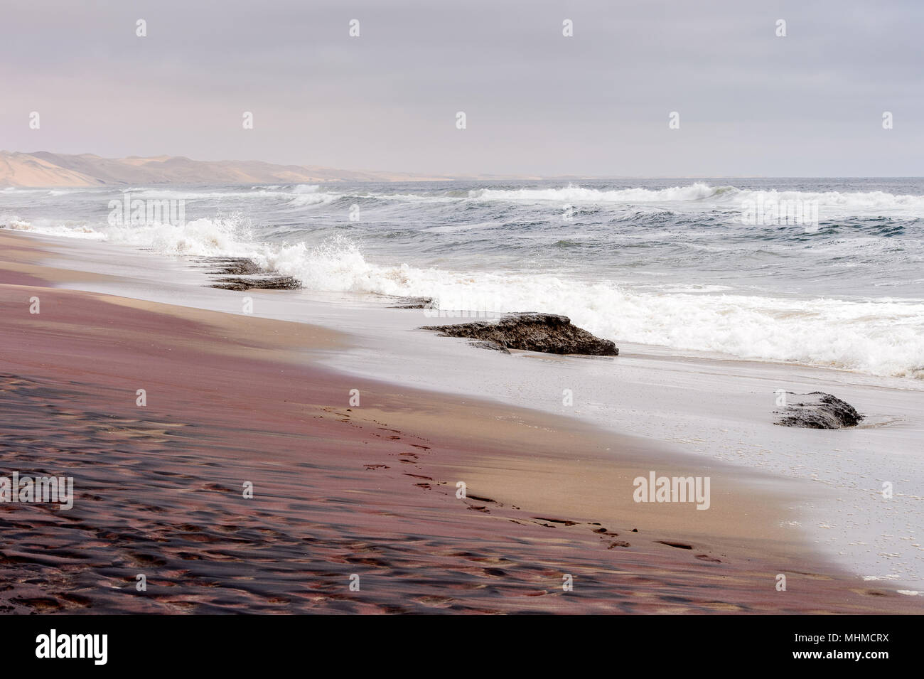 Atlantic Ocean coast at the Namib-Naukluft National Park, Namibia Stock ...