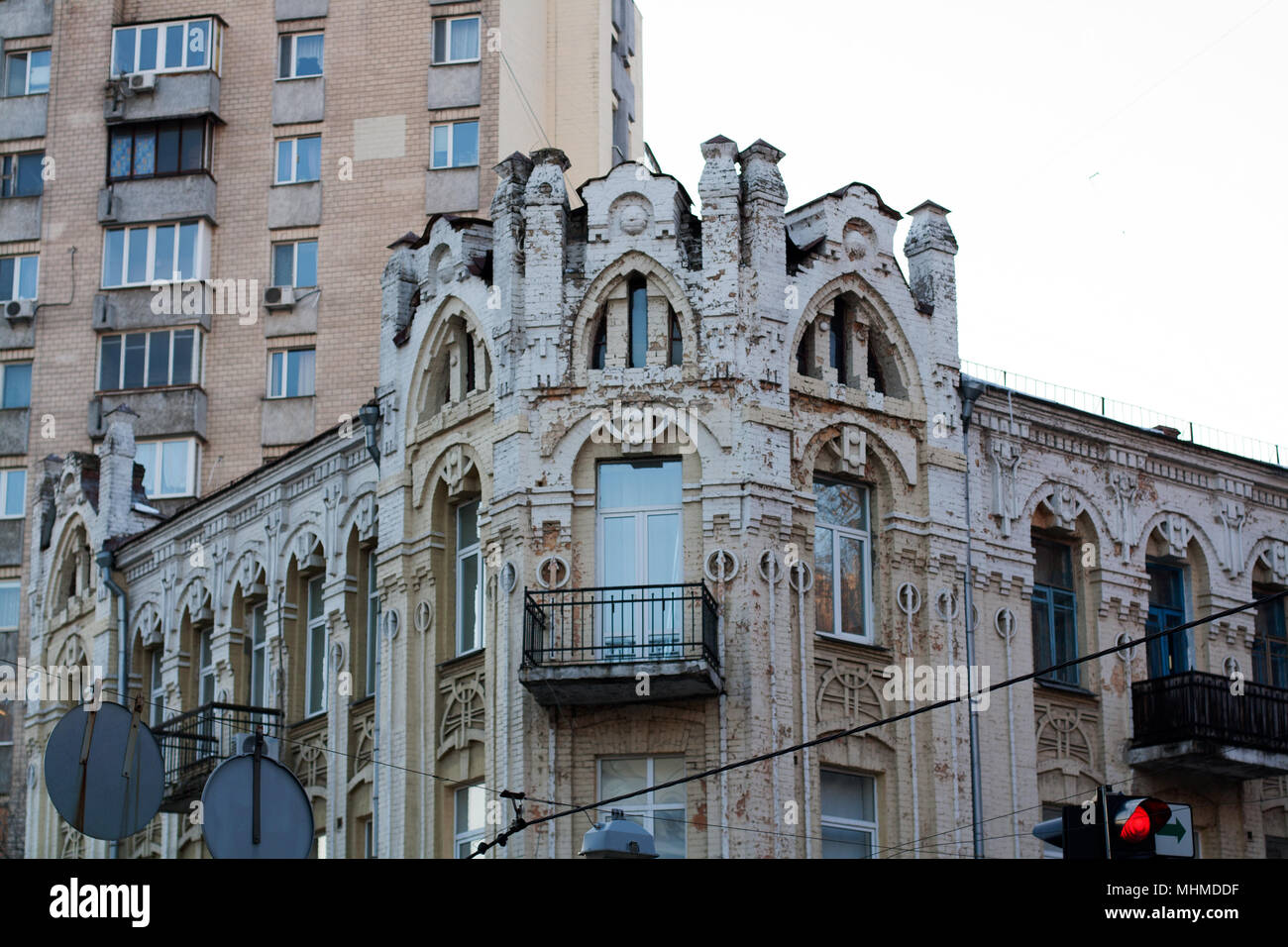 Upper cornice hi-res stock photography and images - Alamy