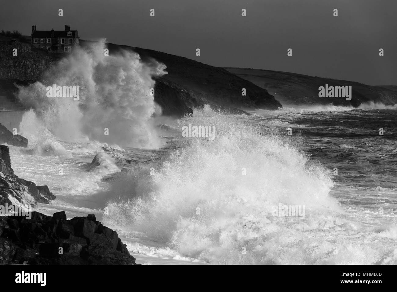 Porthleven storm wave hi-res stock photography and images - Alamy