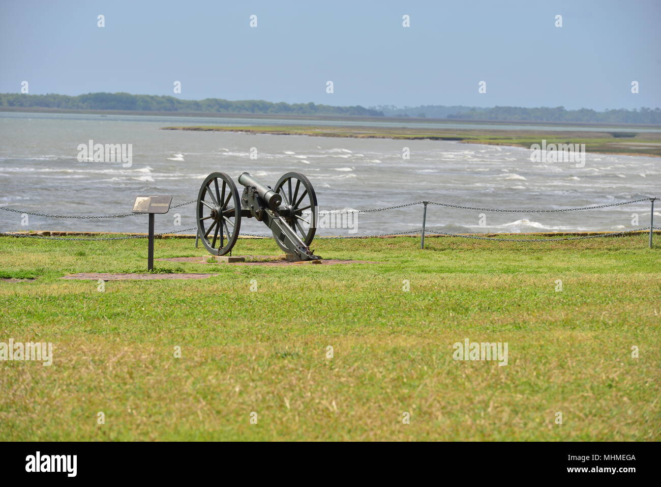 Civil war sea fort cannon hi-res stock photography and images - Alamy