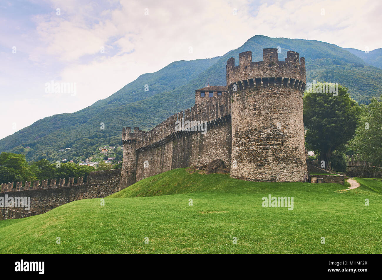 Chateau montebello hi-res stock photography and images - Alamy