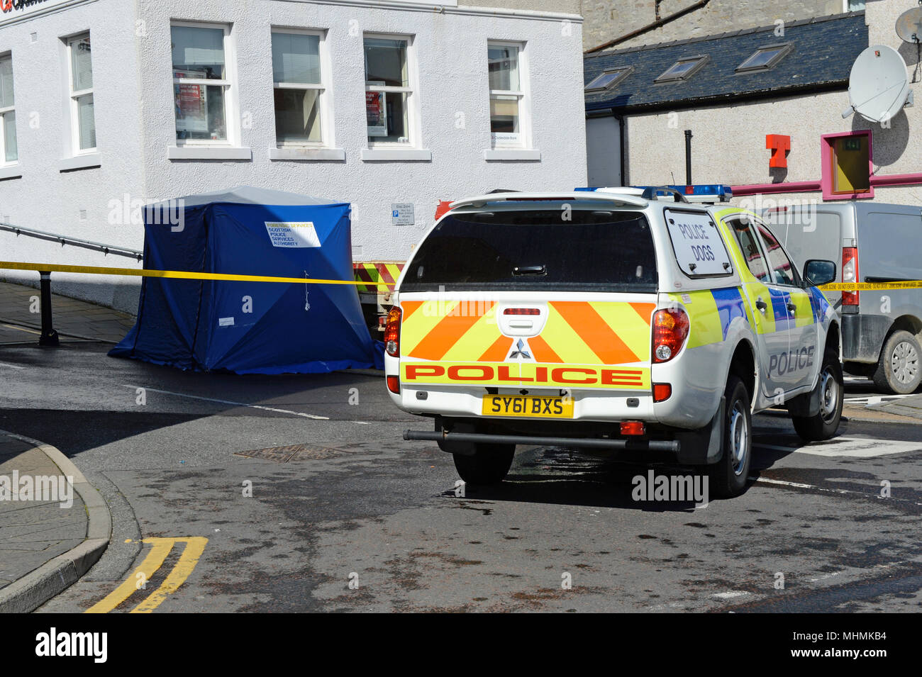 Police officer forensics scene hi-res stock photography and images - Alamy