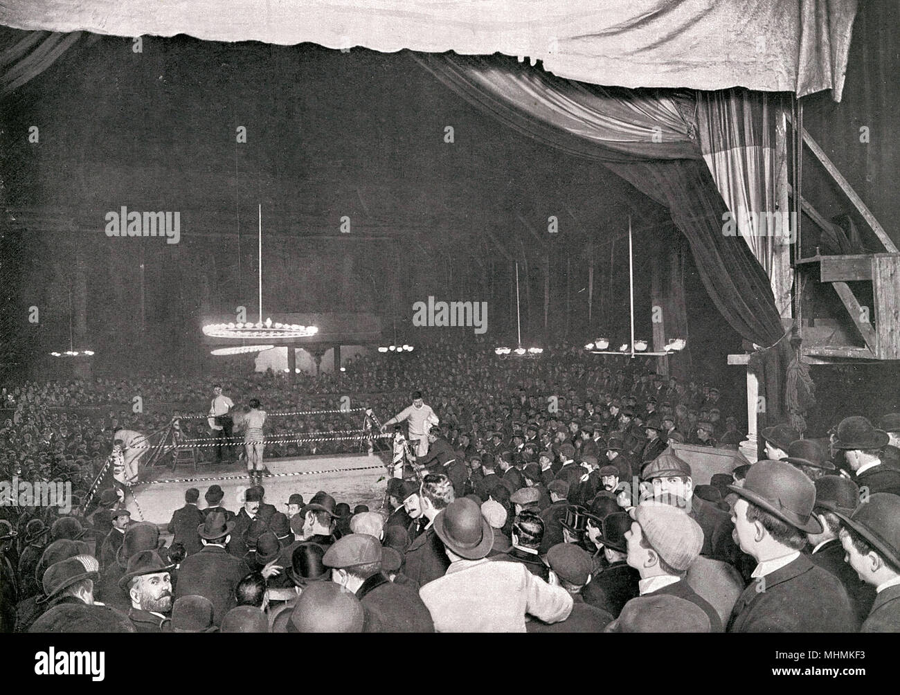 BOXING AT WONDERLAND Stock Photo - Alamy
