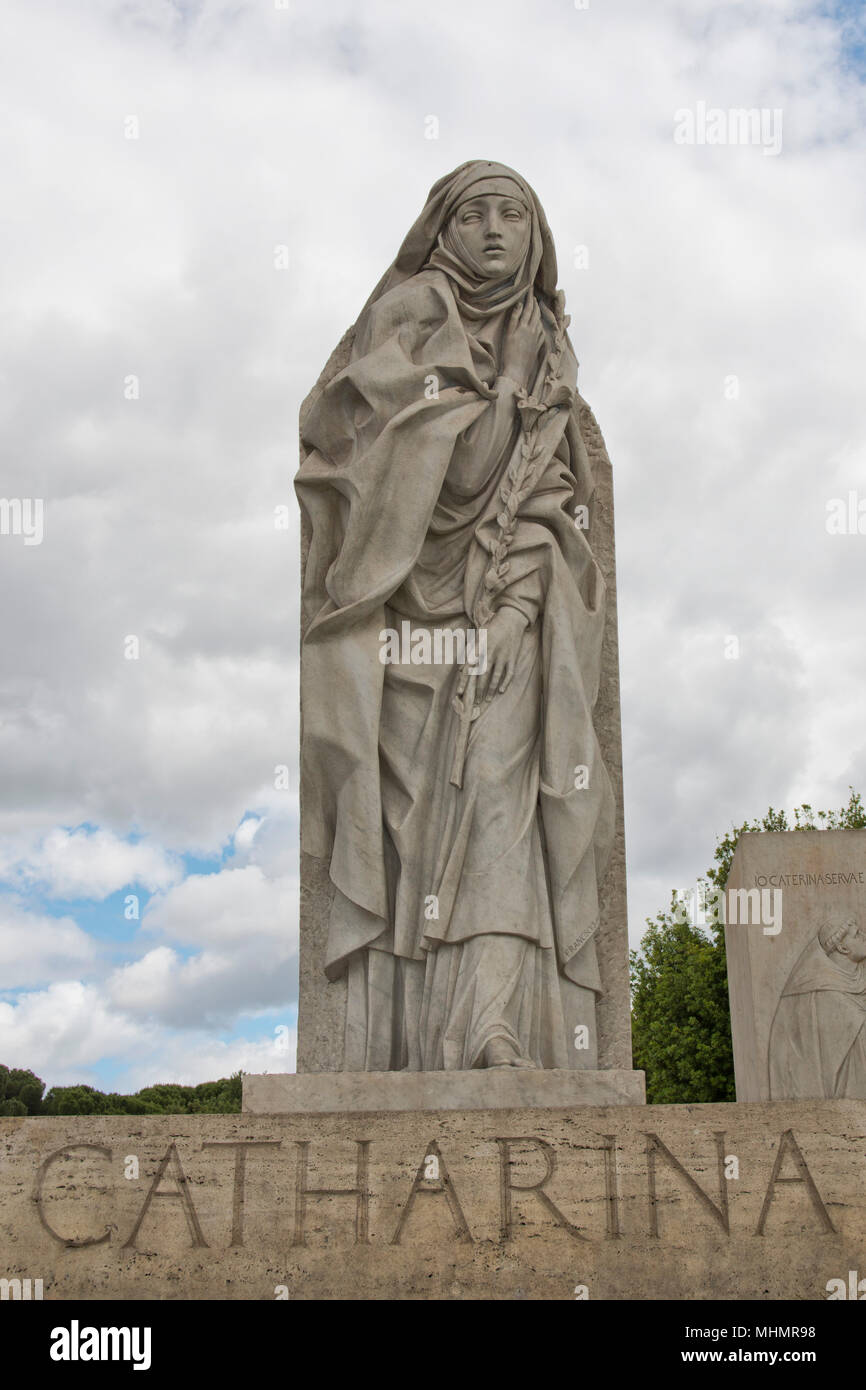 Saint catherine vatican rome statue Stock Photo - Alamy