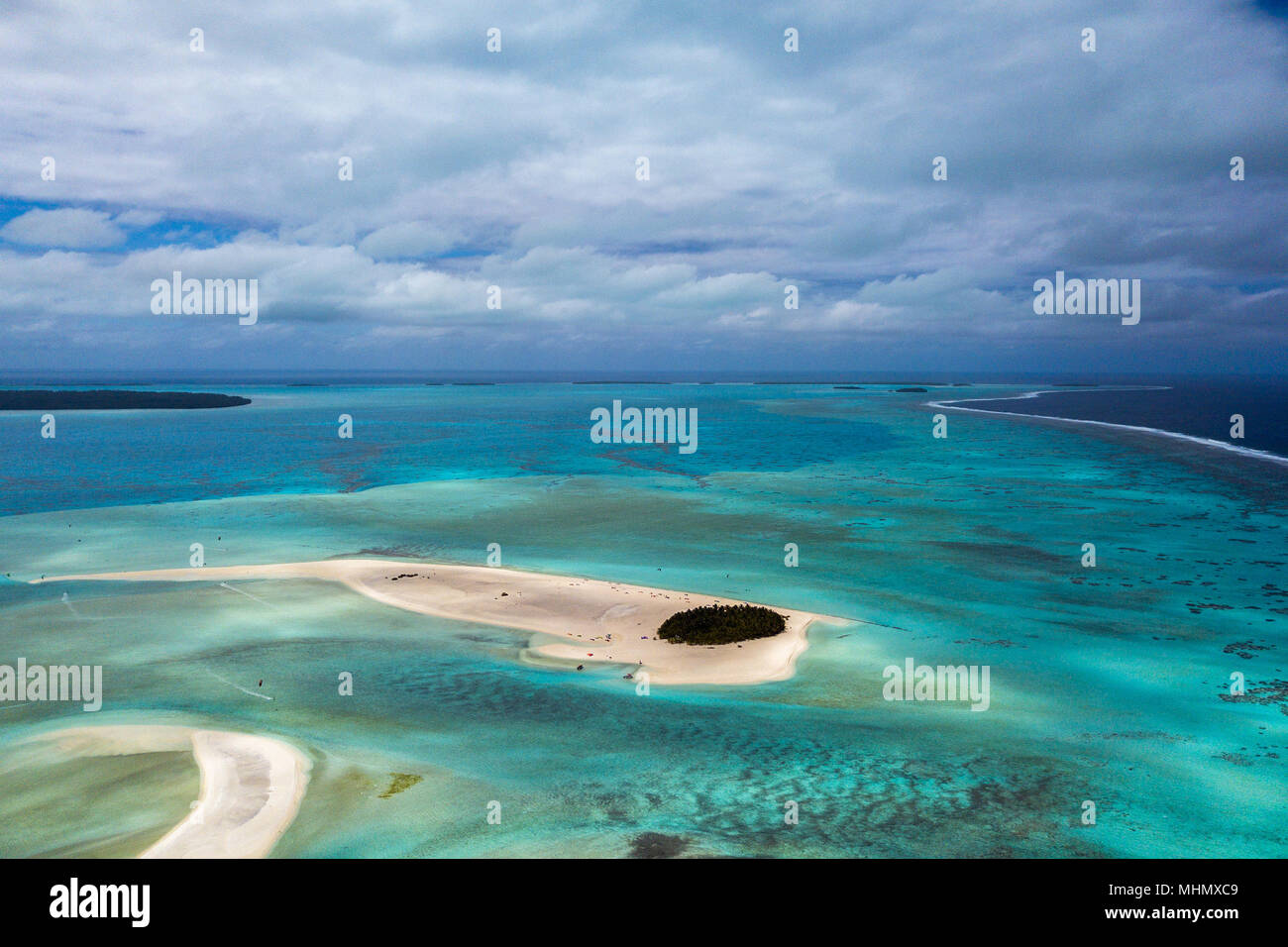 Aerial of aitutaki lagoon hi-res stock photography and images - Alamy