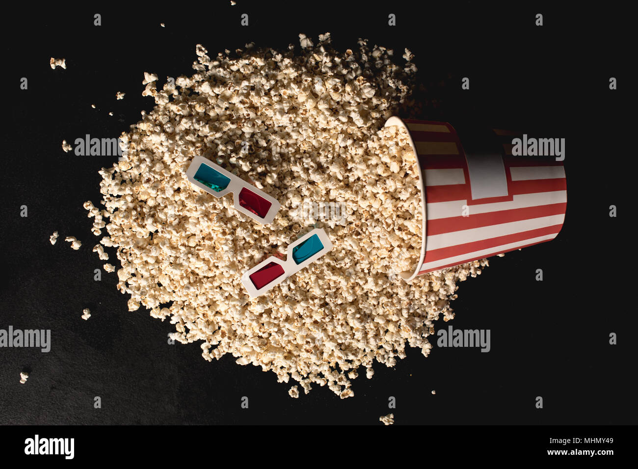 Spilled popcorn hi-res stock photography and images - Alamy