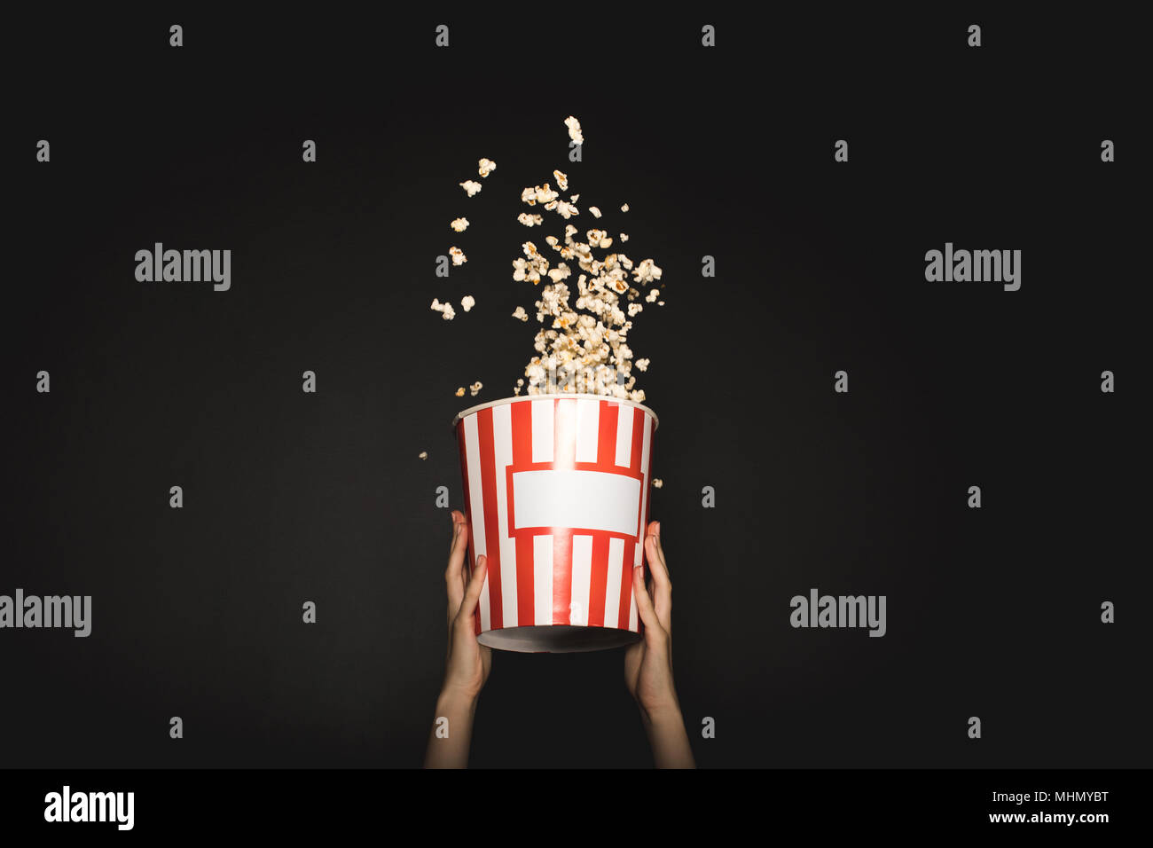 bucket of popcorn Stock Photo - Alamy