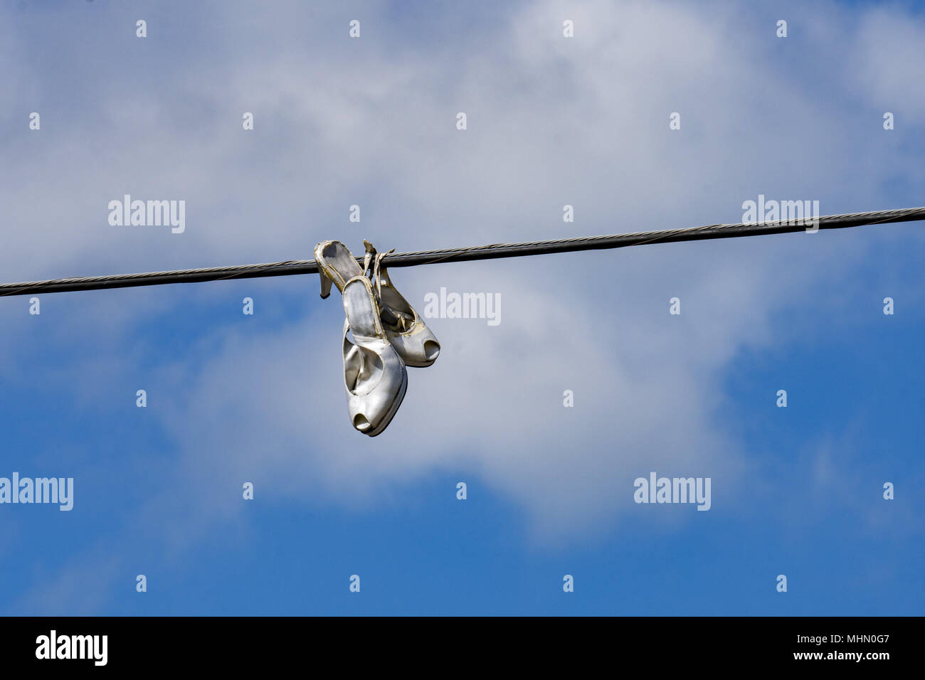 Cable nail hi-res stock photography and images - Alamy