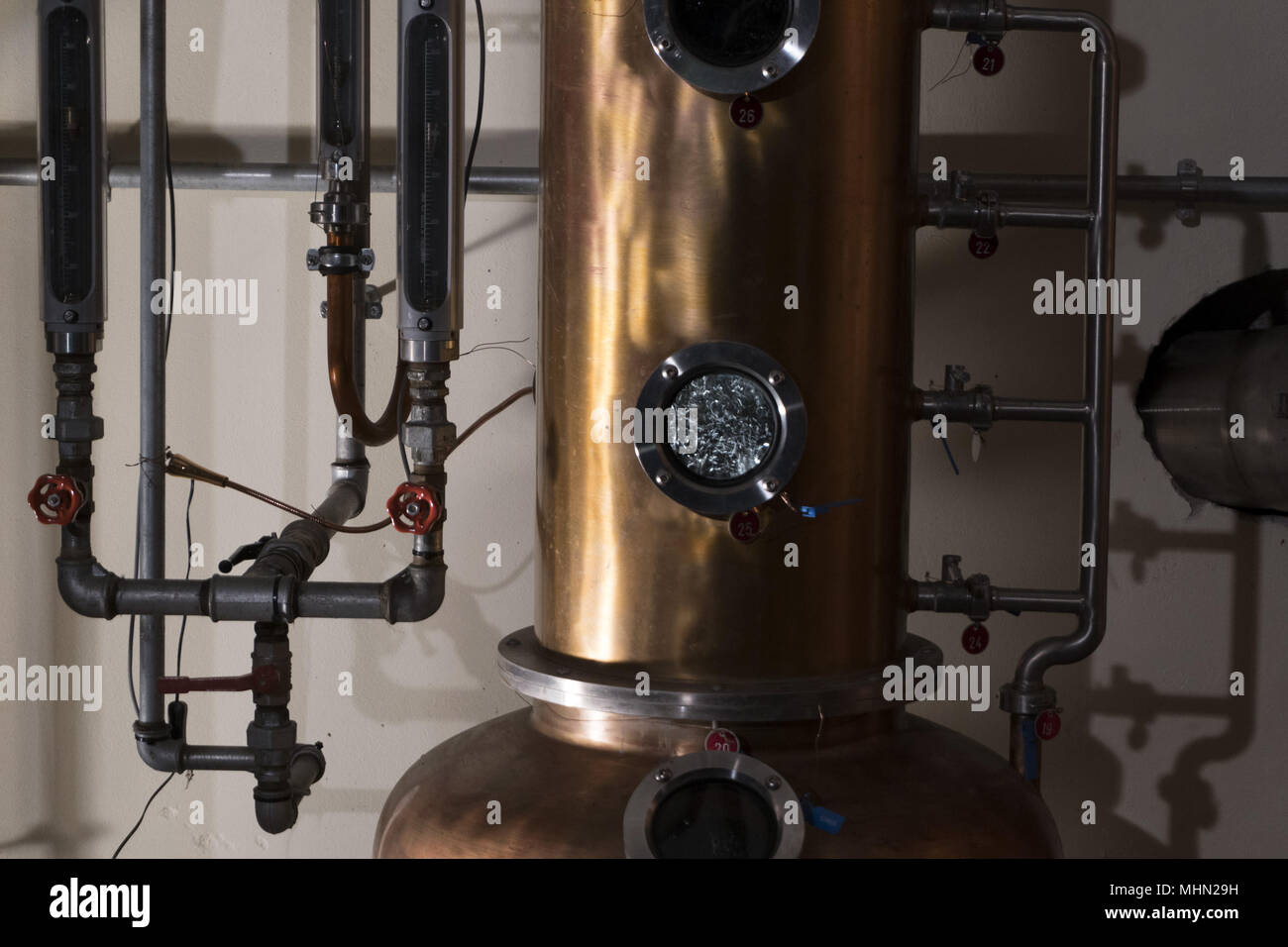 Alembic copper stills hi-res stock photography and images - Alamy