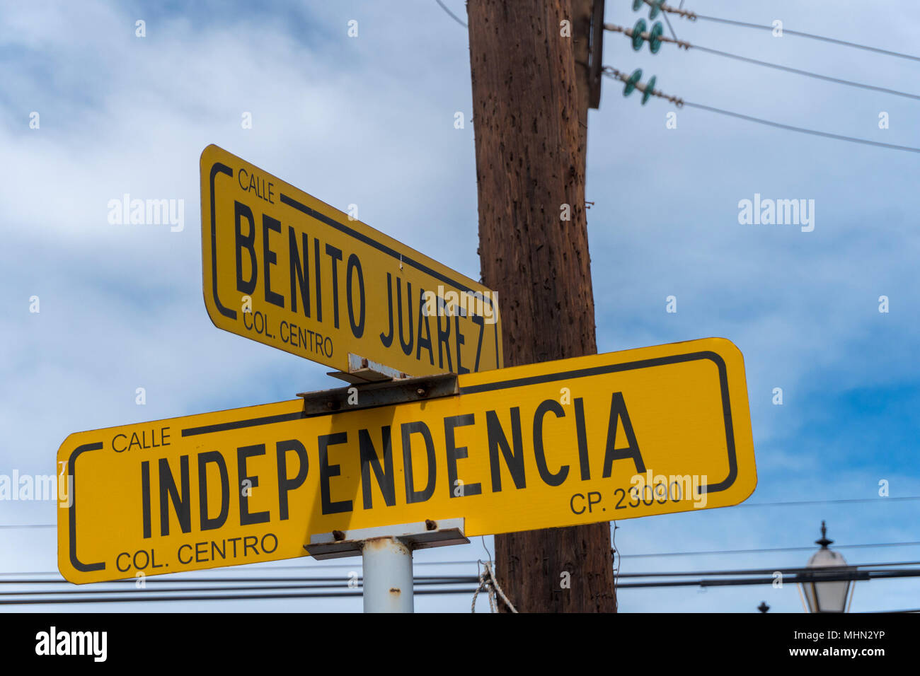 Mexican road signs hi-res stock photography and images - Alamy