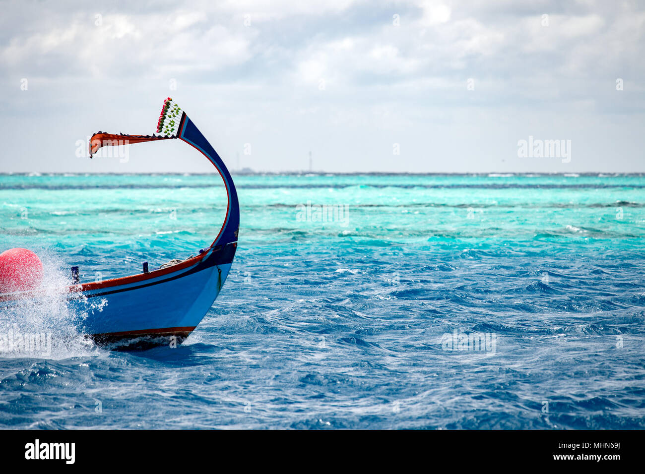 Traditional dhoni boat in maldives hi-res stock photography and images ...