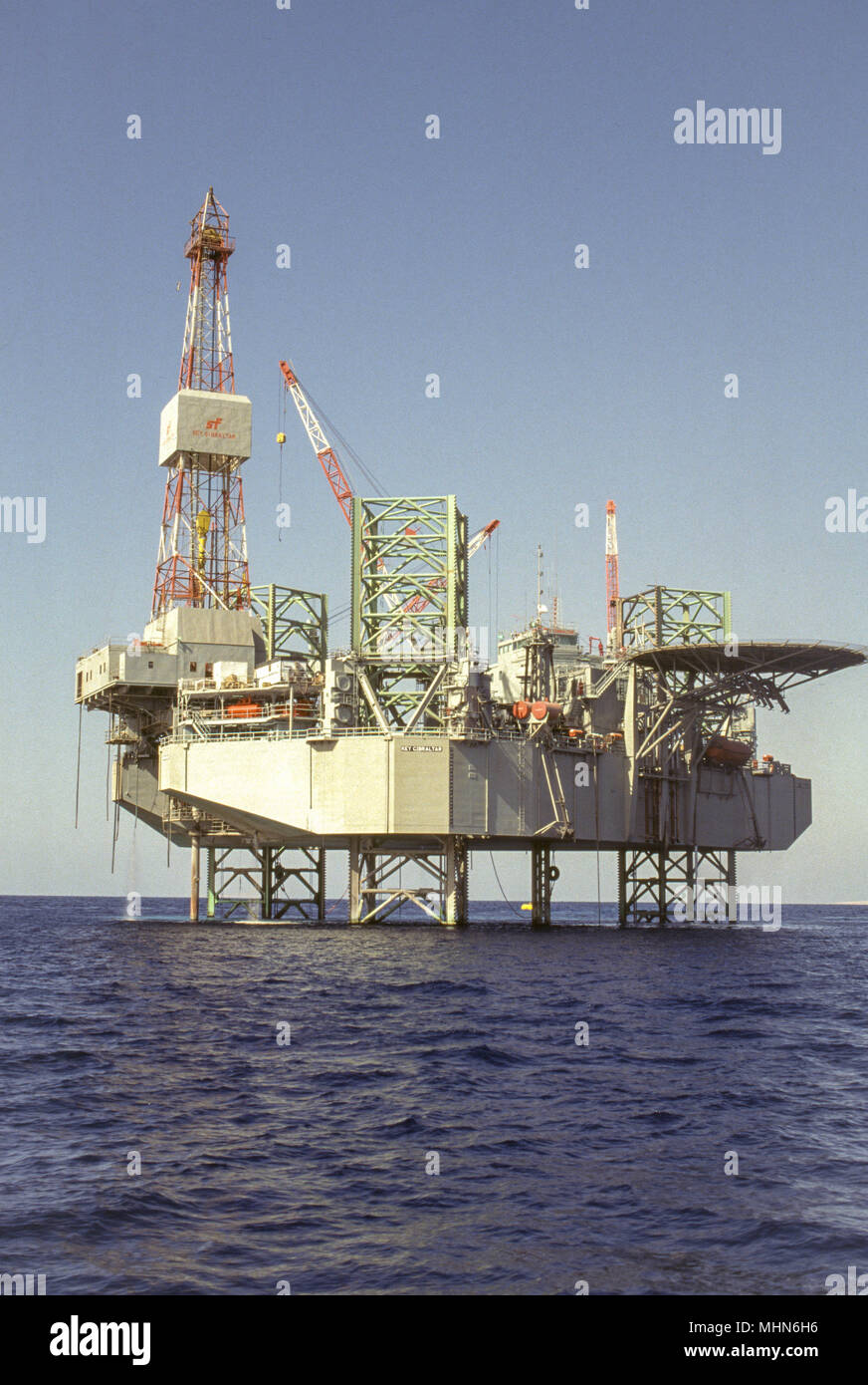 Transocean jack up rig hi-res stock photography and images - Alamy