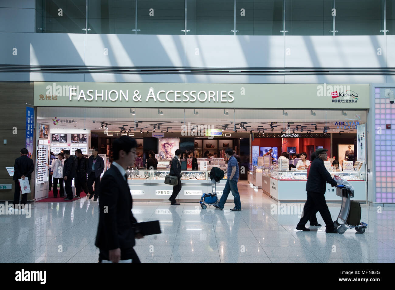 Shopping mall infrastructure hi-res stock photography and images - Alamy