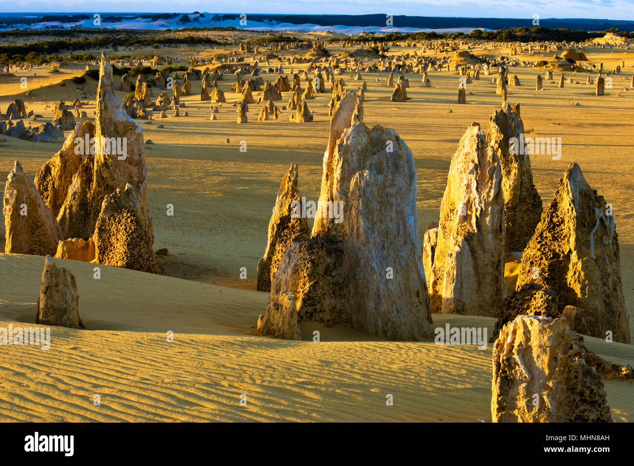 Pinnacles desert rock formation hi-res stock photography and images - Alamy