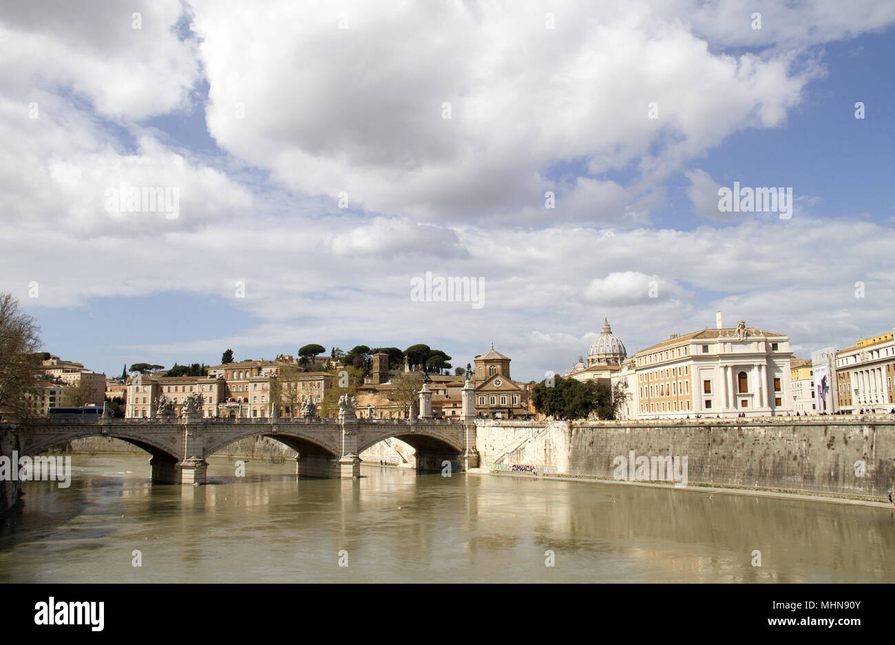 view of tevere river rome, italy Stock Photo - Alamy