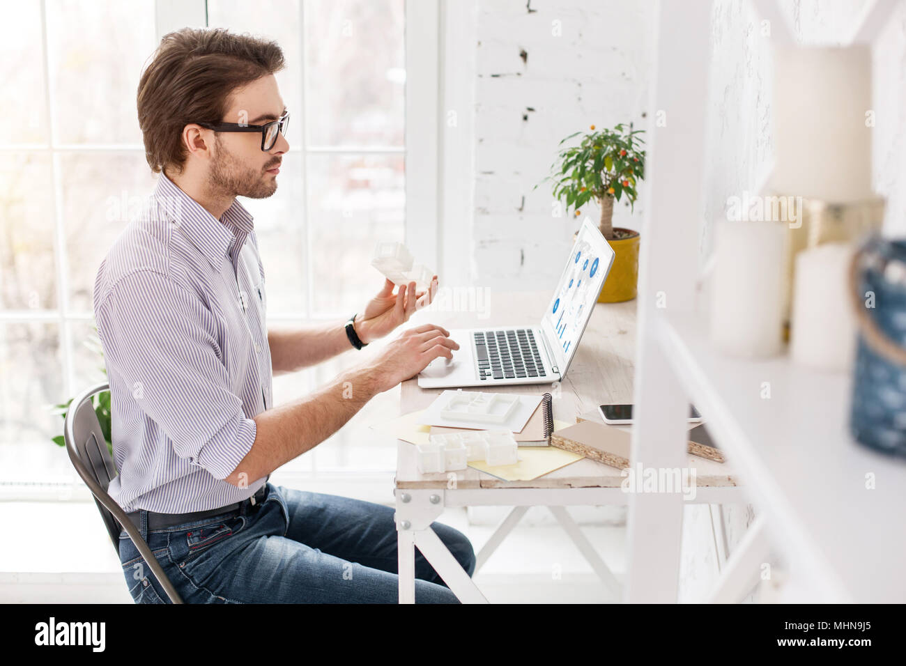 Service management hi-res stock photography and images - Alamy