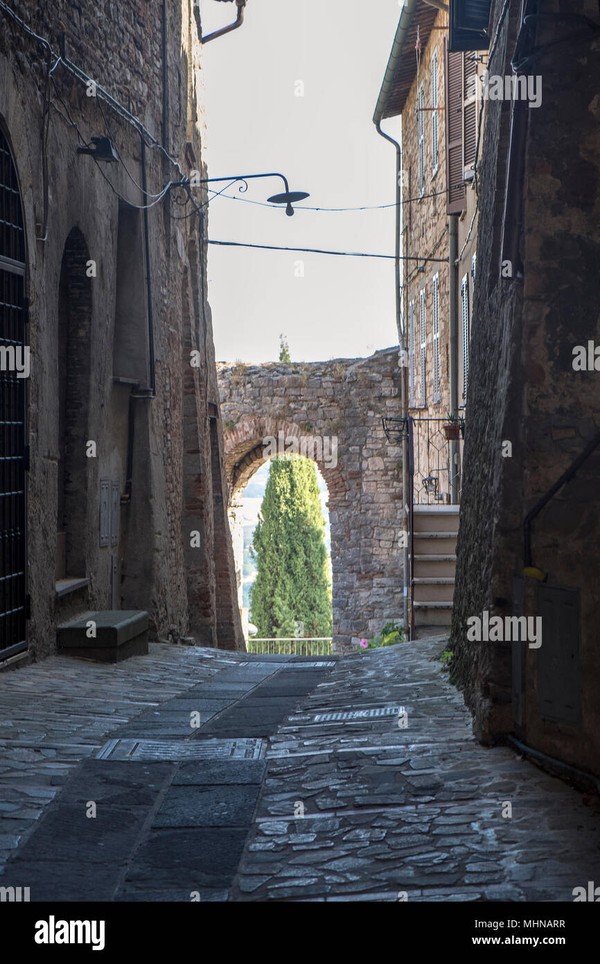 Historic buildings of Todi, Perugia, Umbria, Italy, typical street ...