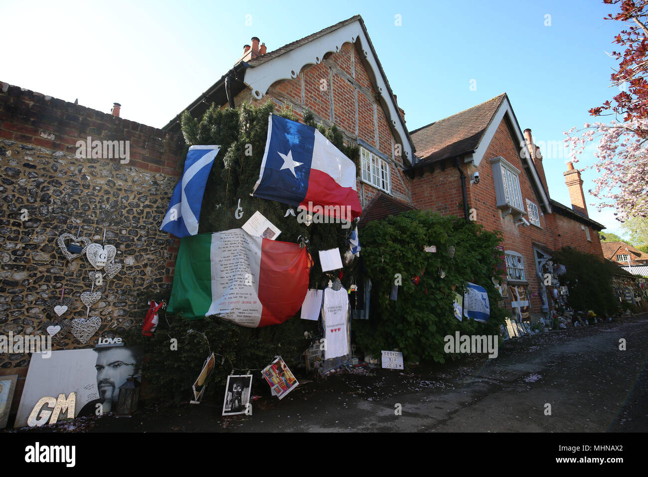 Tributes to George Michael outside his home in Goring-on-Thames ...