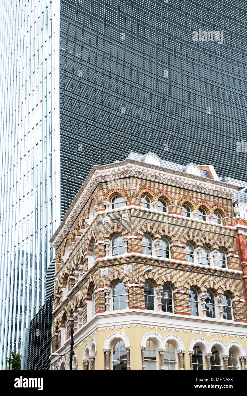 Arched windows buildings hi-res stock photography and images - Alamy