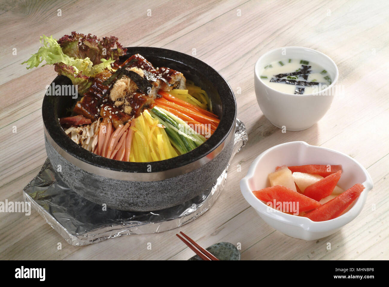 Korean stone pot bibimbap hi-res stock photography and images - Alamy