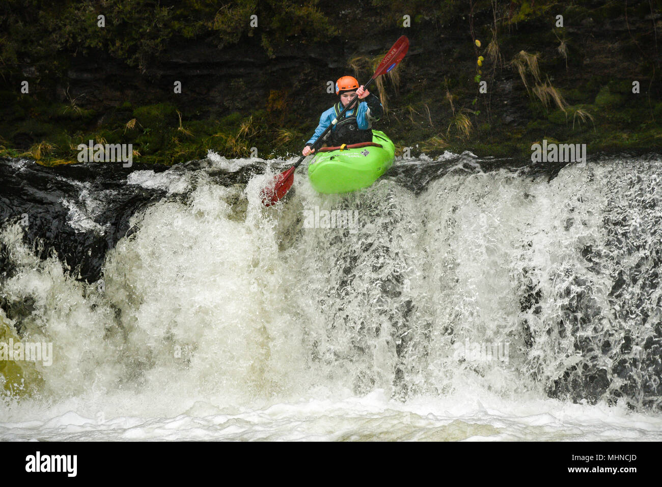 Kayak waterfall hi-res stock photography and images - Alamy