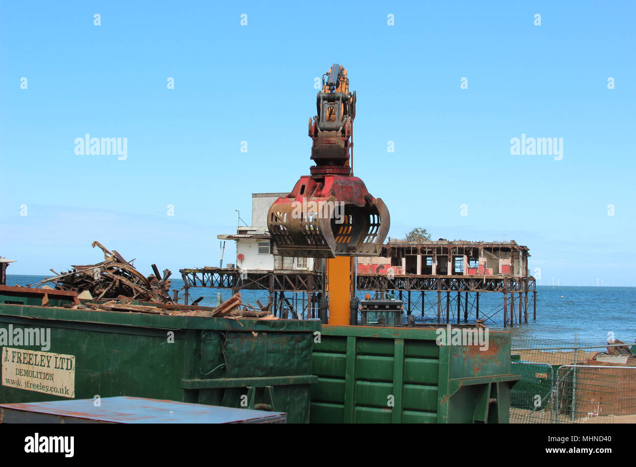 The Demolition of Colwyn Bay Victoria Pier Stock Photo - Alamy
