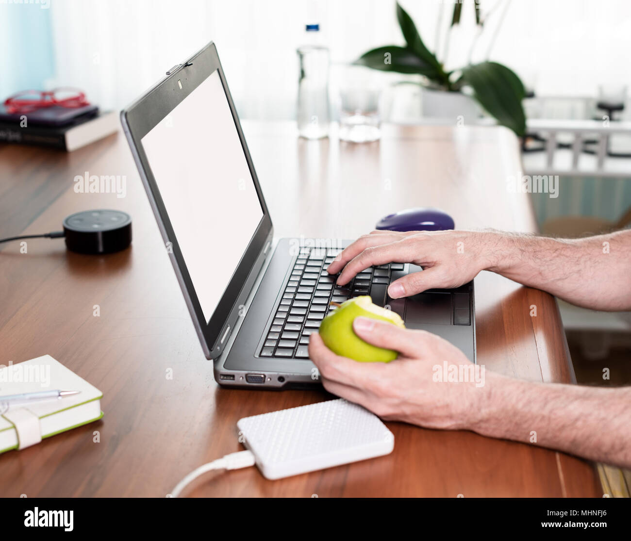 Computer laptop man hi-res stock photography and images - Alamy
