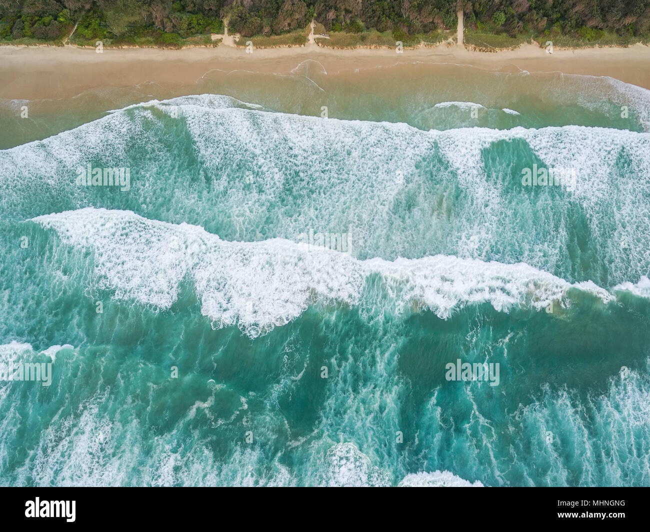 Powerful waves hi-res stock photography and images - Alamy