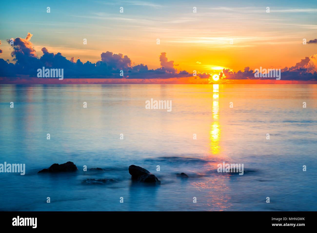 Sunrise beautiful sky rocks hi-res stock photography and images - Alamy