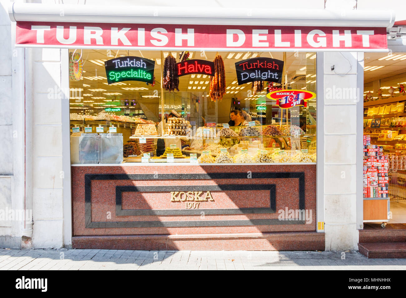 Famous turkish sweets hi-res stock photography and images - Alamy