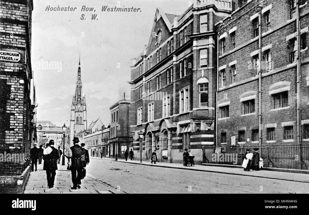 Police station exterior london hi-res stock photography and images - Alamy
