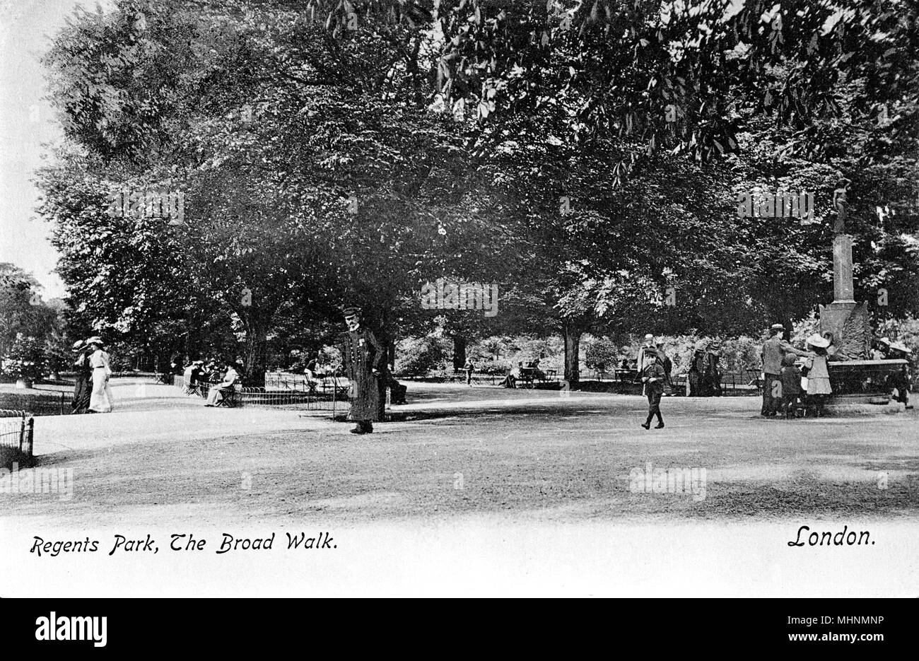 The Broad Walk, Regents Park, London Stock Photo - Alamy