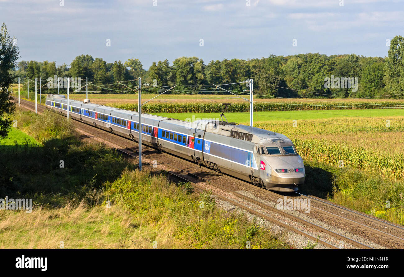 Tgv train hi-res stock photography and images - Alamy