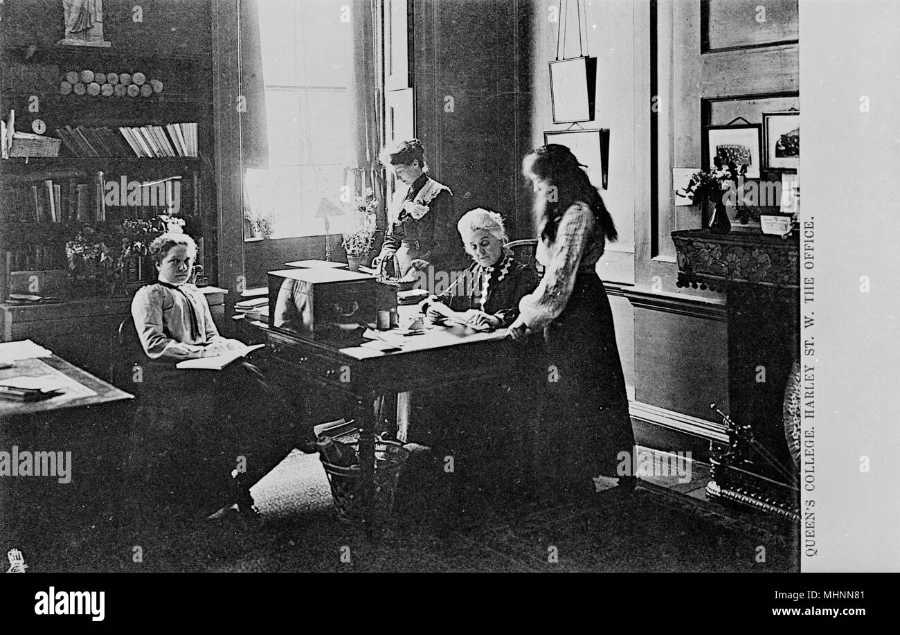 1900s School Girl High Resolution Stock Photography and Images - Alamy