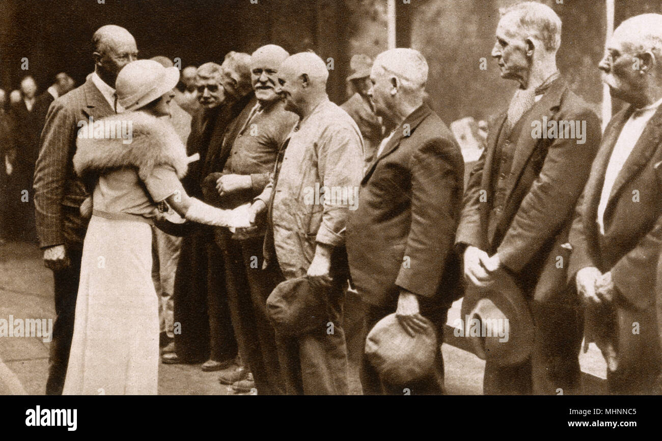 Elizabeth second hi-res stock photography and images - Alamy