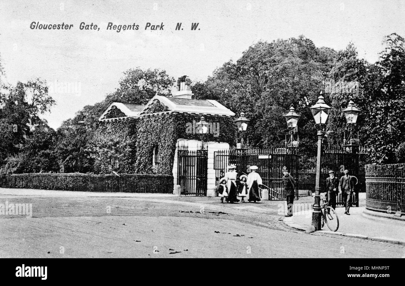 Gloucester gate london tree hi-res stock photography and images - Alamy