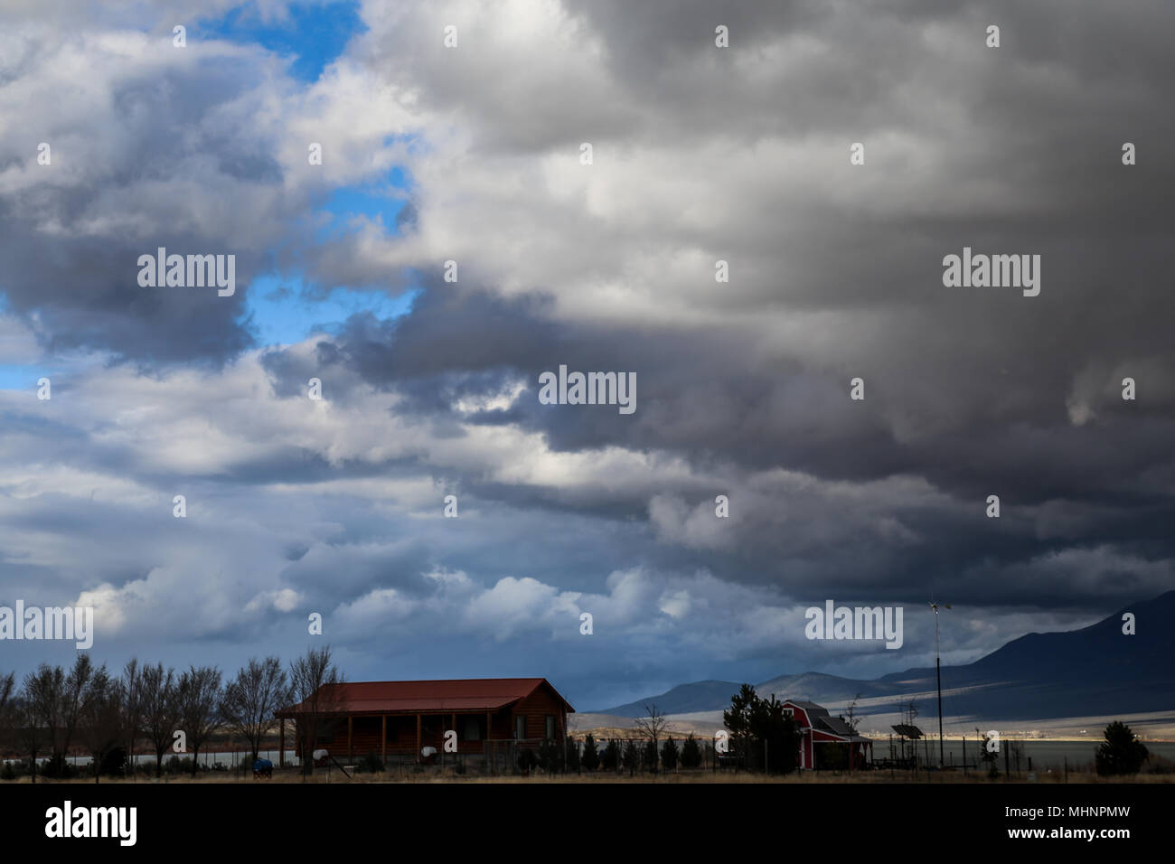 Storms over desert hi-res stock photography and images - Alamy