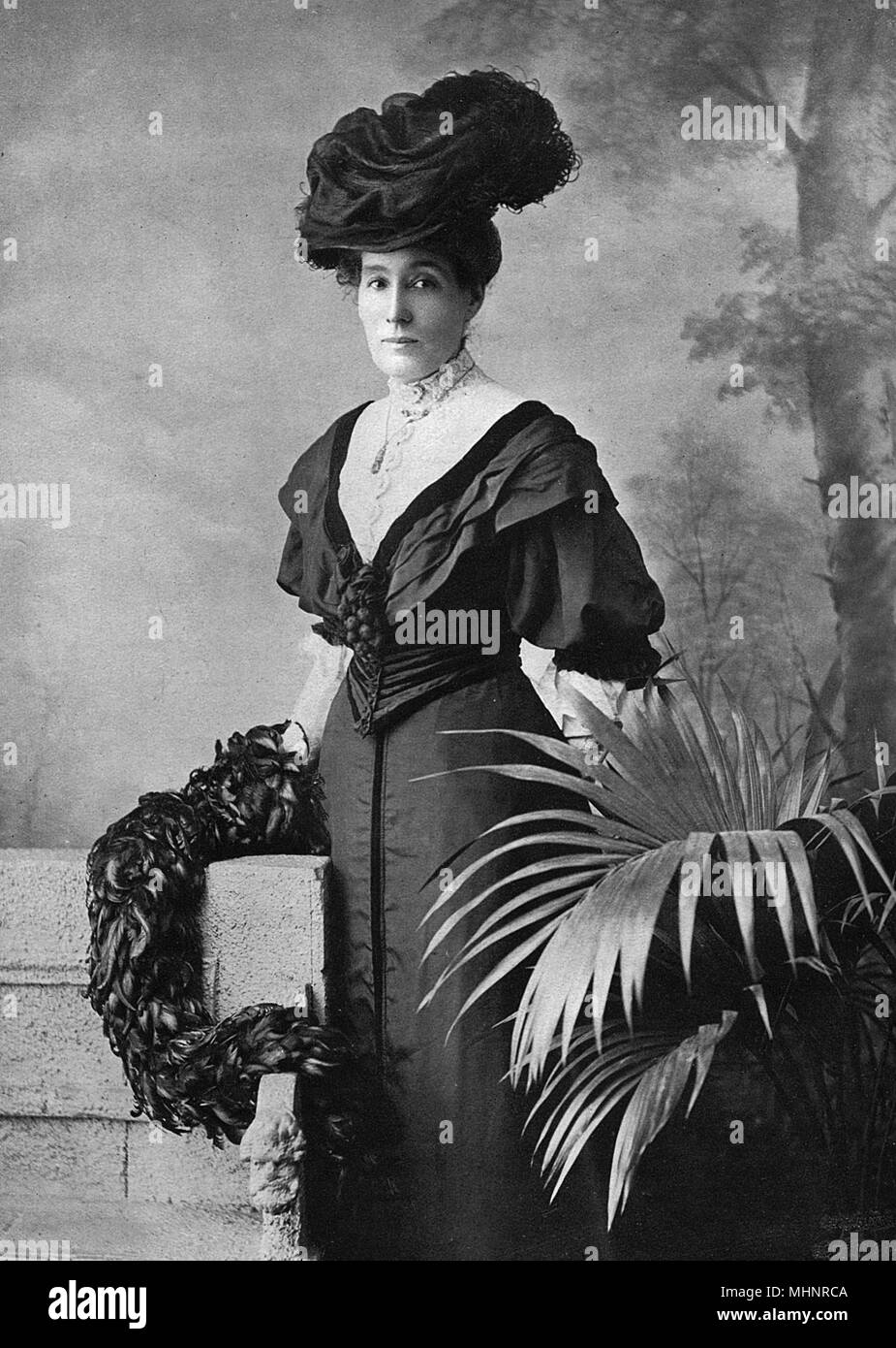 Girls own paper hi-res stock photography and images - Alamy